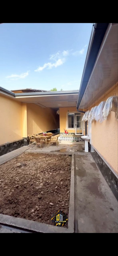 Продам Дом срочно Домбирабод вдоль дороги
