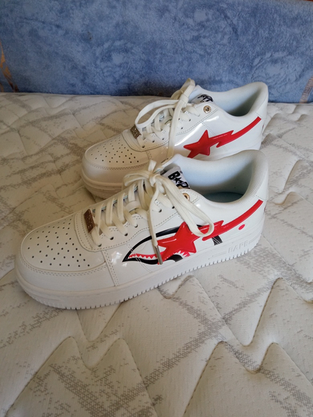 A Bathing Ape Bapesta Low White Shark