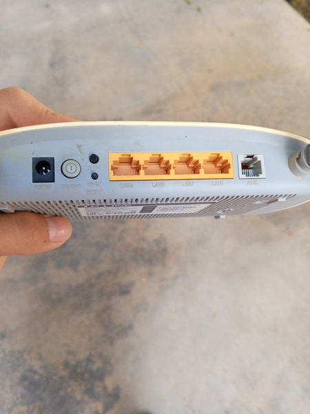 WiFi router TP-LINK TD-W8961N