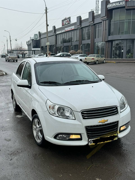Neksa 3 srochna sotiladi kelishamiz