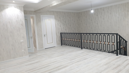 Дом продаётся 2 этажный,от Юнусабада 4 км.5 комнат,2 хола.5 санузлов.