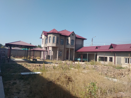 Своя дача в Чирчике вдоль реки