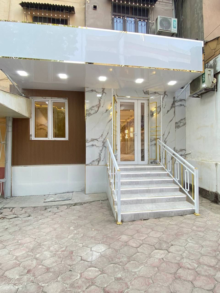 Чиланзар 7  2в3/1/4. Под офис 60м2 Продаю
