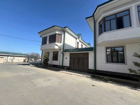 Продается 2х этажный таунхаус в сторону аэропорта