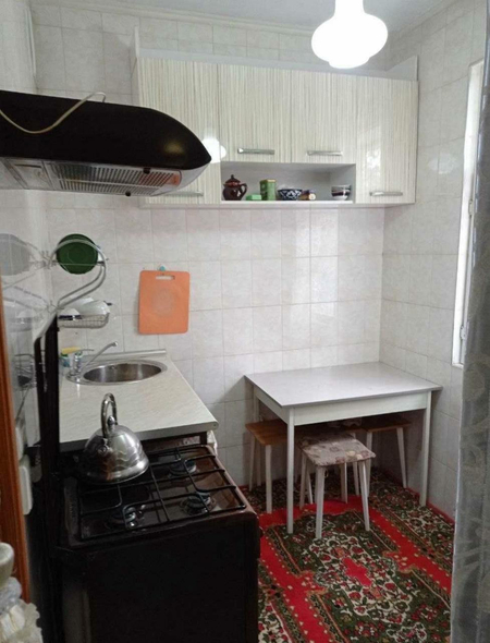 Продается 1 комнатная. Чиланзар 6. Второй этаж. Метро