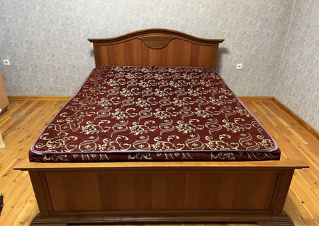 2 Шкафа, стулья, кровать продам свое из дома