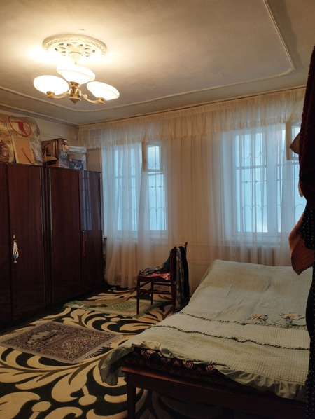 срочно, продается четырехкомнатная квартира