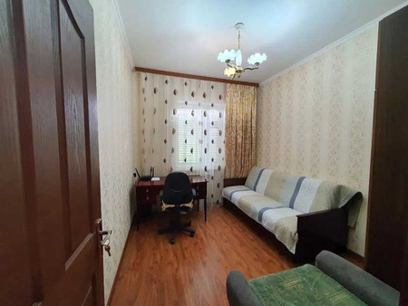 Сдается квартира в  (на Госпитальный Мирабад ). 4-х комнатная,