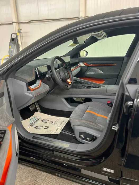 ZEEKR 001 elektoromobile A/T Orient Leasing
