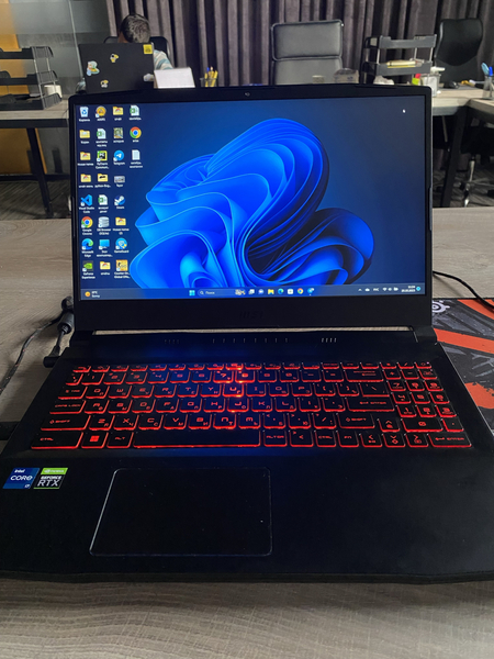 Ноутбук MSI