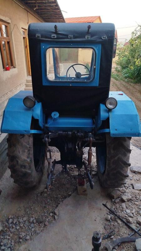Traktor 28 sotiladi
