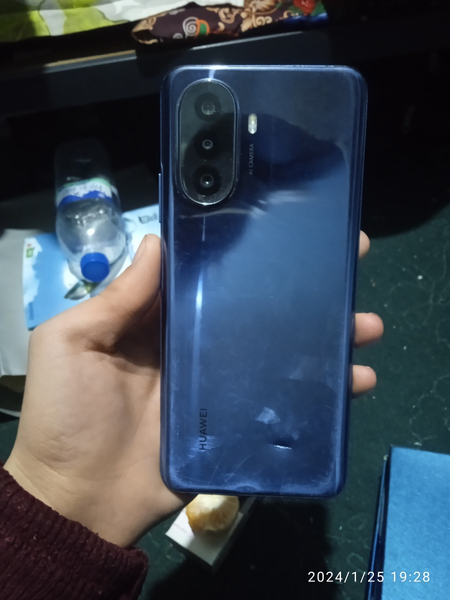 HUAWEI Nova Y70 tel holati 10/6