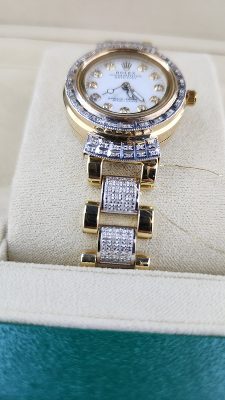 Золотые часы Rolex С Бриллиантами!