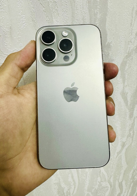 Iphon 15 pro 97% Natural titanium