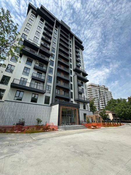 Green Island Продается 2 комнатная коробка Ц-1 ул.Садыка Азимова