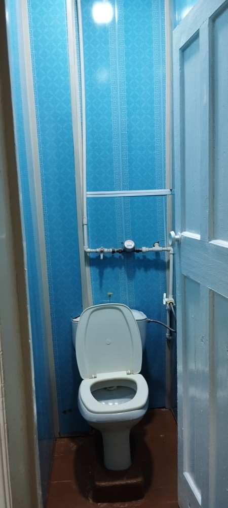 2 хонали уй сотилади 
Пишган гишт отопленияси бор 
Высоко потолок 58 м