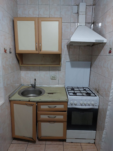 Чиланзар-22 1-2/1/4 балкон 1,5×6 ТВ,хол, кондёр  250у.е. только Семья