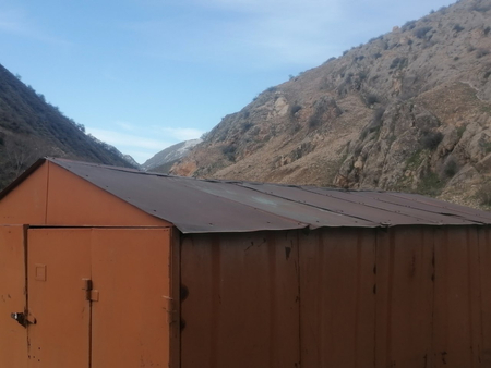 Garaj sotiladi listi yaxwi qalin