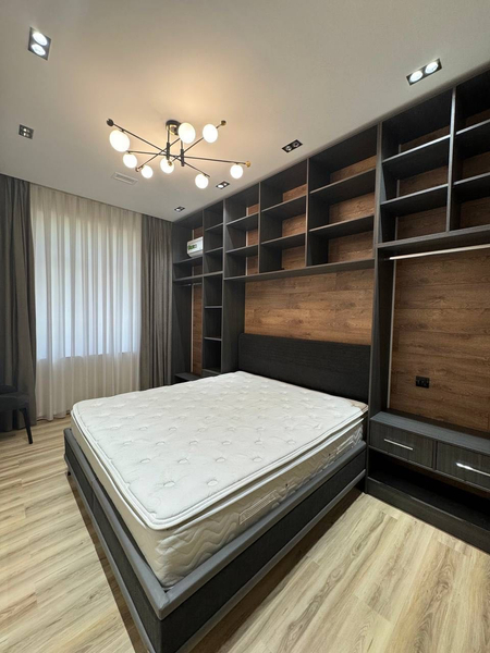 Срочно Продается Шикарная 4х ком, Парк Гафур Гуляма, Чиланзар 6 кв!