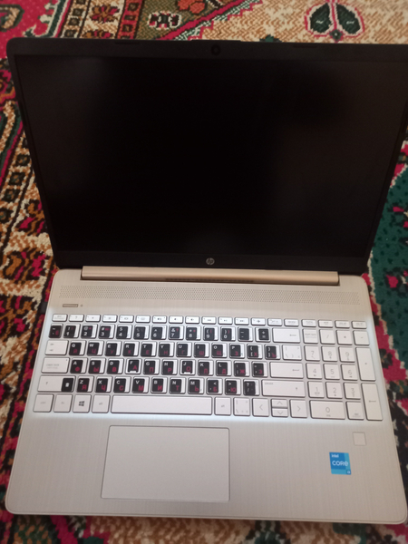 Kompuyuter HP core I3 11th gen Intel Chastota  3.00 GHZ  Ekran 15- dy