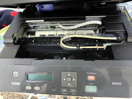 Epson M 200 Oqqora 3/1 Printer Xolati idyal Kam ishlagan Garantya bor