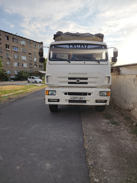 Евро Камаз 6520 прицепи билан зудлик билан сотилади холати аъло .