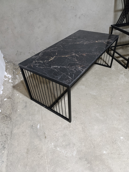 Jurnalniy stolik loft
