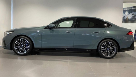BMW i5 eDrive 35L 2024 В НАЛИЧИИ можно в кредит%