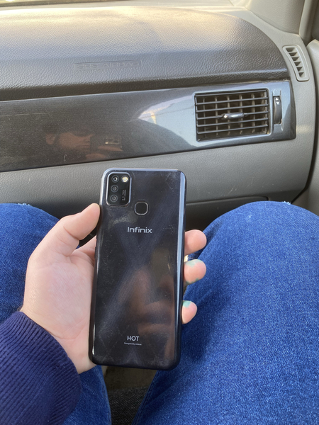Infinix hote 10 play sotiladi