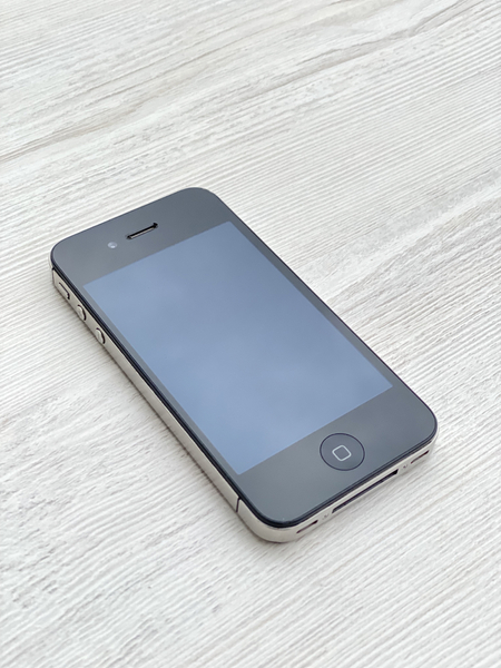 iPhone 4S в старом версии