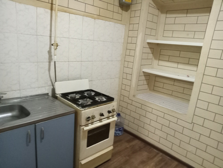 Продаётся дом в общем дворе.