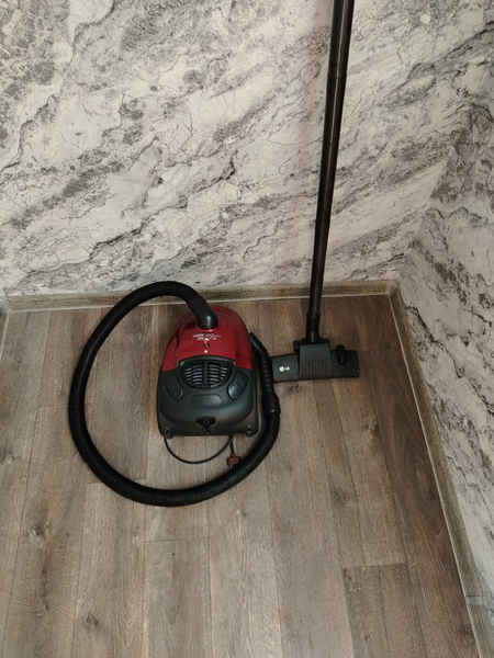 Пылесос в хорошем состоянии. Не дорого. 1400W