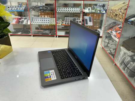 Prestigo smartbook 4/128 gb nvme ssd iwlawi juda tez va yengil qulay