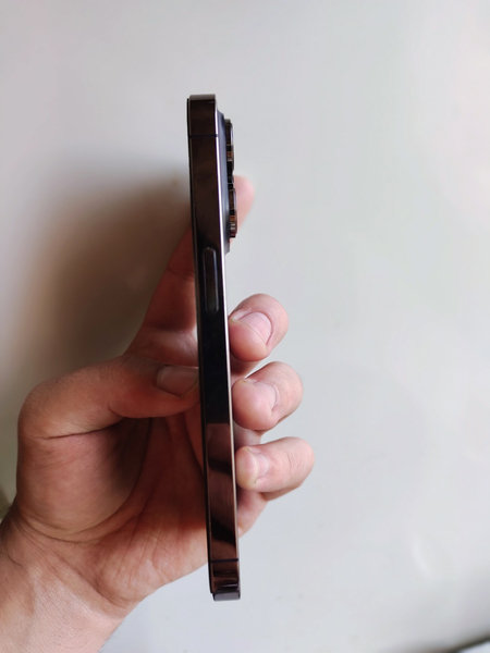 Iphone 14 pro purple