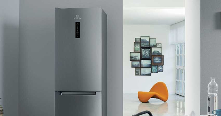 Продам большой холодильник INDESIT DF5180s