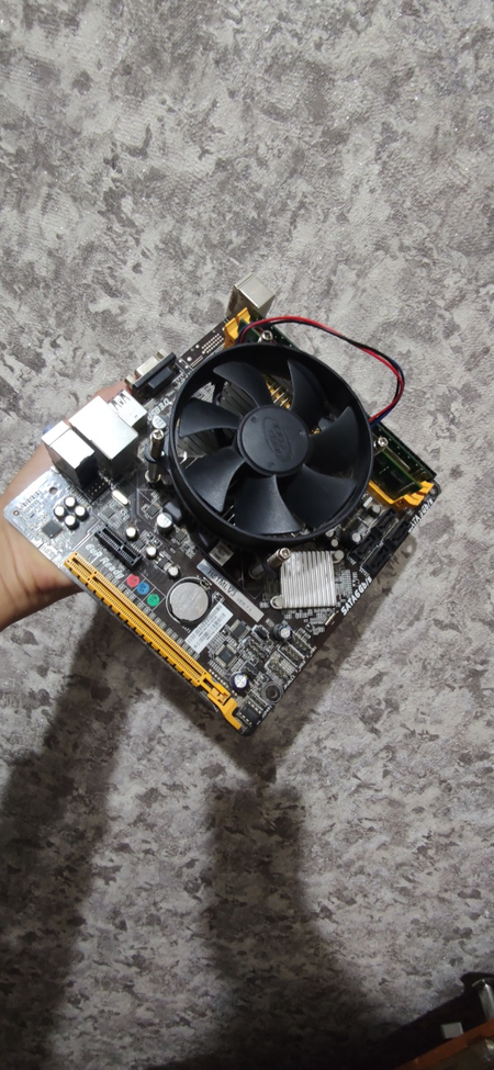 Продается g3020+4gb+h81
