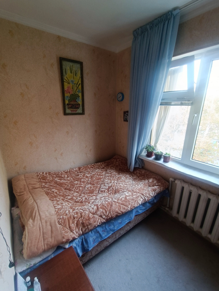 Сергели 1.  1 ком 4/5. 38 м2 акфа рамы Ремонт. Балкон 2 х 3. Ж/Д.43000
