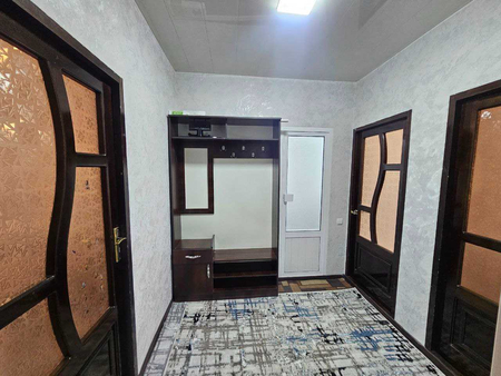 2 xonali 62m² 2-qavat uy sotiladi.