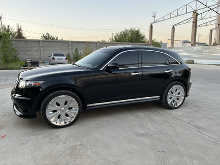 Nissan infiniti.