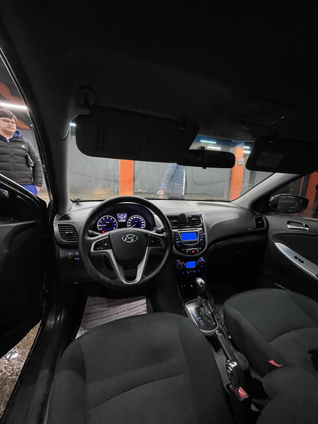 Hyundai Accent .