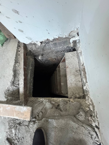 Dom sotiladi airaport piramitdan kirganda