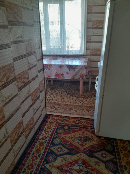 1 ком квартиру в Спутнике 8. С обстановкой первый этаж в деревянном до