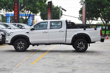 Jac t8 pikap harhil dala sharoitlarida harakatlanuvchi