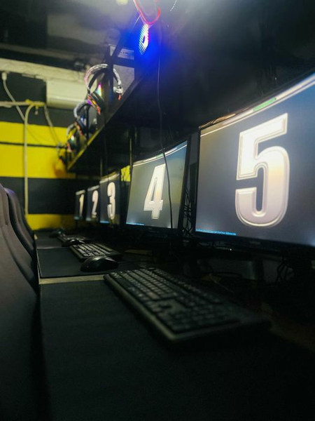 Komputer game club sotiladi