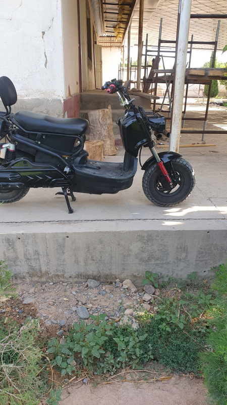Vayanniy skuter  80 km yuradi  tezligi 75 km/soat