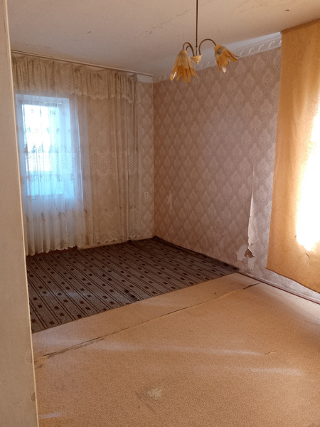 Продаётся Квартира 2х ком 4 этаж на Джуне в Янгиюле
