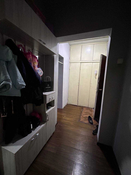 3х комнатная 4 этаж /9 Рисовый базар 70м2 о413
