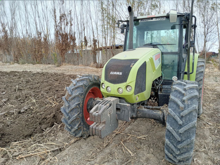 Traktor Axos Class 340.