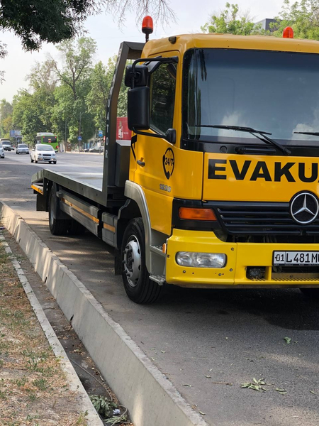 Mersedec atego evakuator