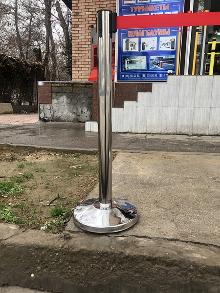 Оградитель красная лента